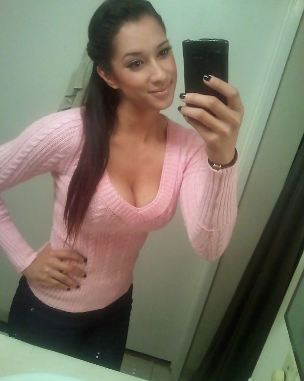 Chicks In Sweater 50 Pics